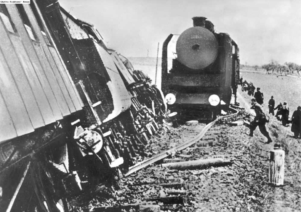 A German train sabotaged by Slovak partisans. | Jewish Partisan ...